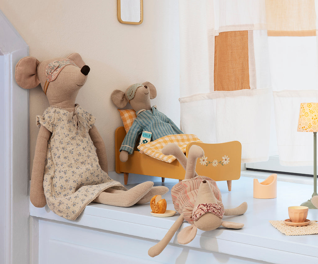 Pyjamas, Medium Mouse – Allen Rose